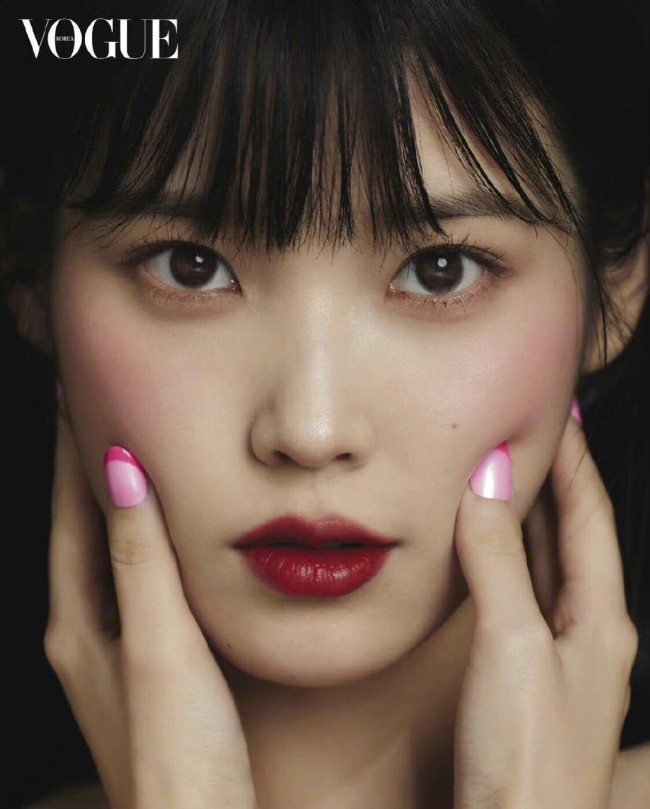 29岁IU杂志大片曝光 眼神灵动少女感满分_娱乐频道_中华网